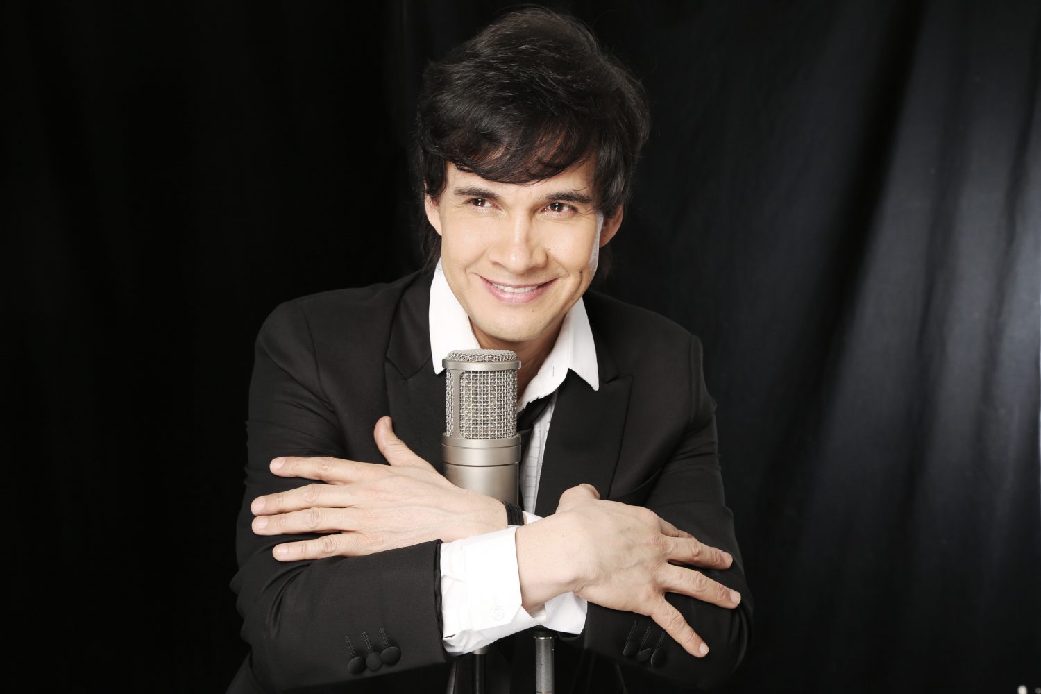 Gilberto Gless - M&M Group Entertainment - Latin Comedian